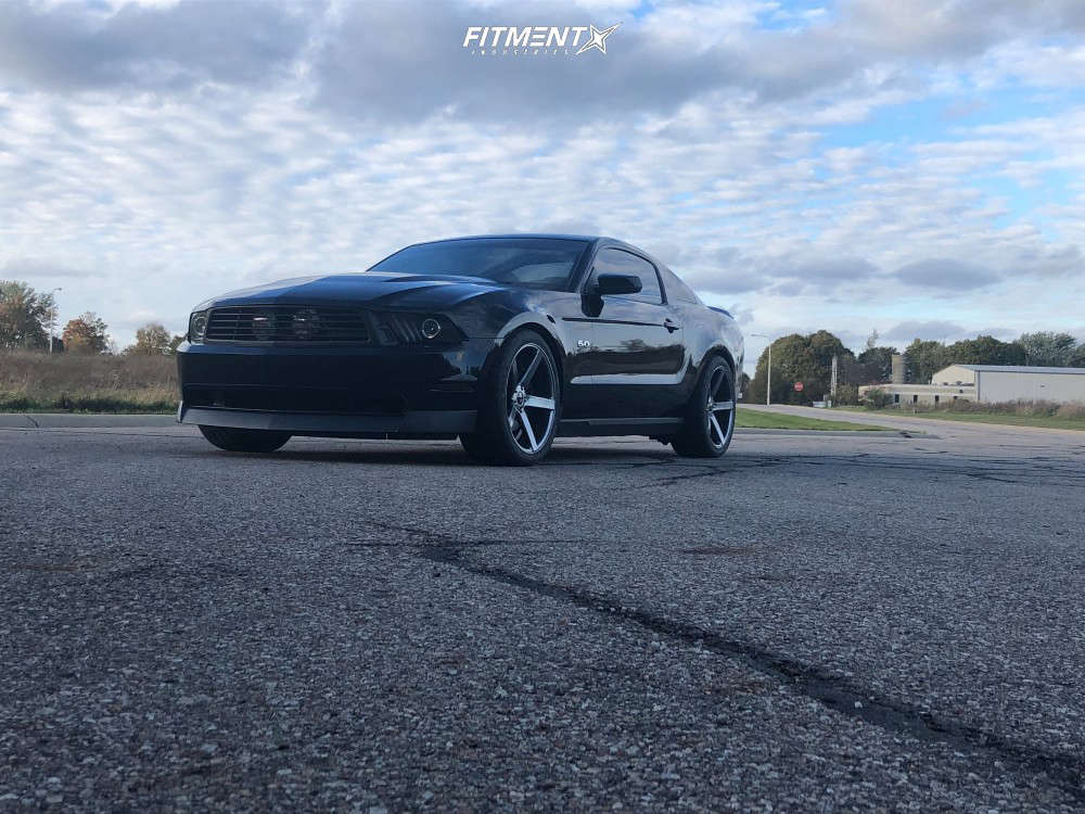 2012 Ford Mustang GT with 20x9.5 JNC Jnc026 and Cooper 275x35 on ...