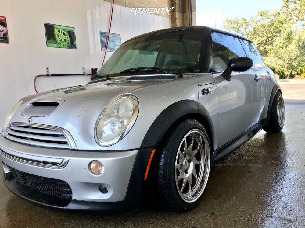 2004 Mini Cooper S with 16x8 Whistler Kr7 and Federal 195x45 on ...