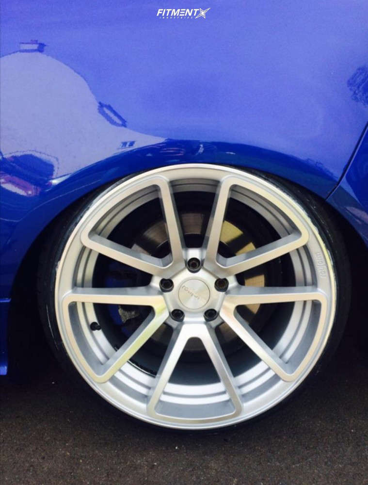 2006 Volkswagen R32 Base with 18x8.5 Rotiform Spf and Accelera 205x35 ...