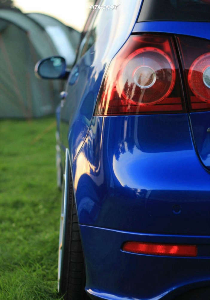 2006 Volkswagen R32 Base with 18x8.5 Rotiform Spf and Accelera 205x35 ...