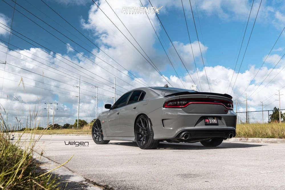 2017 Dodge Charger R/T Scat Pack with 20x9 Velgen Vmb9 and Accelera ...