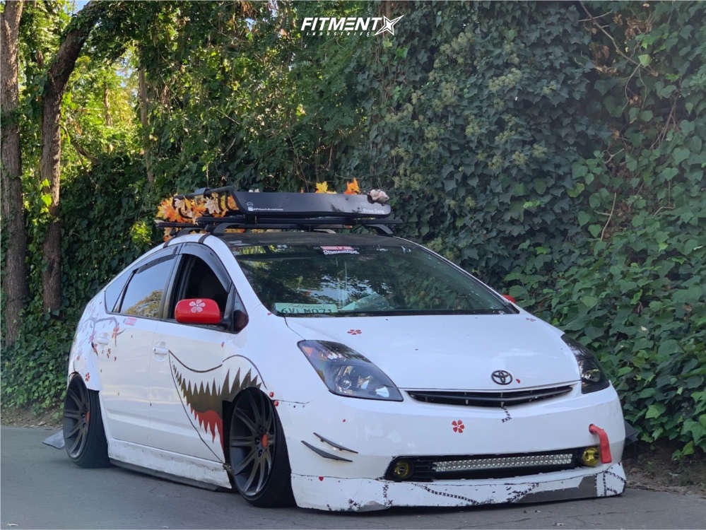 2004 Toyota Prius Base with 19x9 OEM Wheels Style 95 and Delinte 215x35 ...