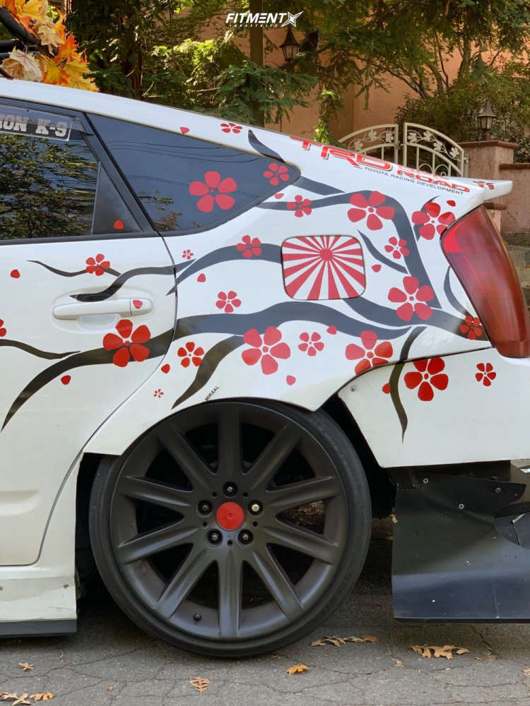 2004 Toyota Prius Base with 19x9 OEM Wheels Style 95 and Delinte 215x35 ...