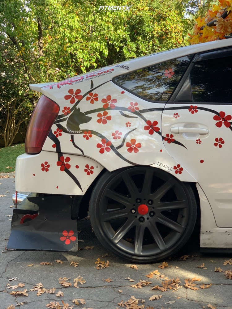 2004 Toyota Prius Base with 19x9 OEM Wheels Style 95 and Delinte 215x35 ...