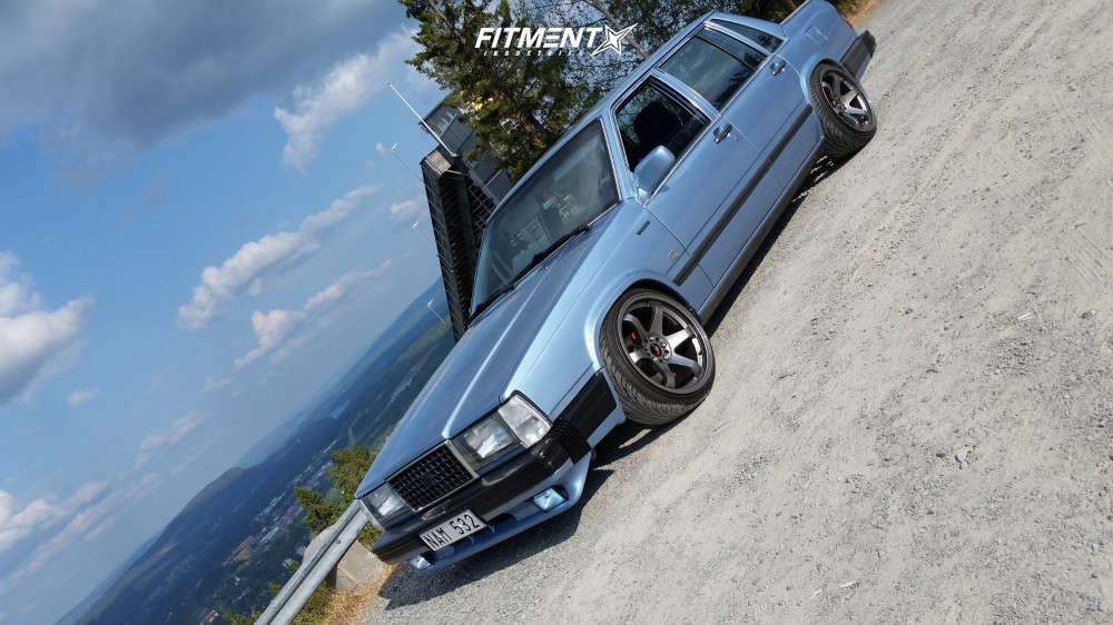 1988 Volvo 740 GLE with 18x10 Japan Racing JR3 and Nankang 225x35 on ...