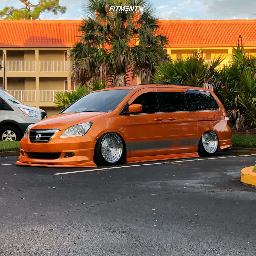 2007 Honda Odyssey EX-L with 20x10.5 FPF FFS-1 and Lexani 245x35 on Air ...