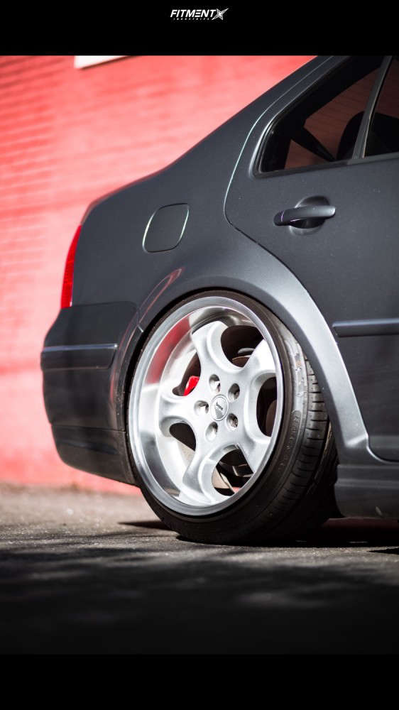 2004 Volkswagen Jetta GLI 1.8T 4dr Sedan (1.8L 4cyl Turbo 6M) with 18x8 ...