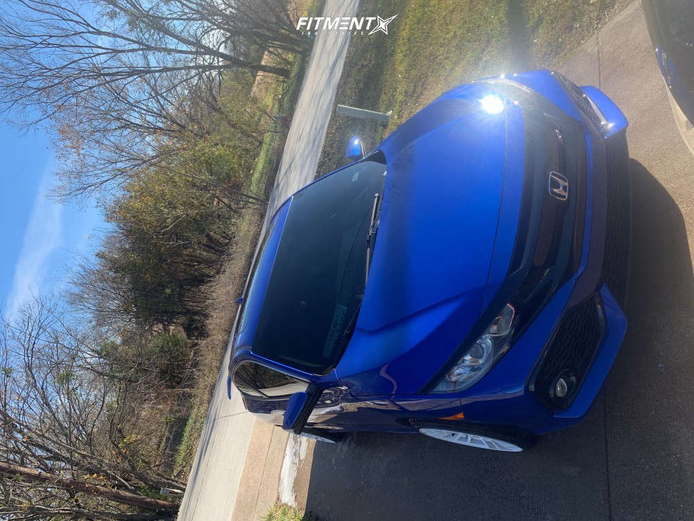 2017 Honda Civic Si with 18x9.5 AVID1 AV12 and Accelera 225x45 on Stock ...