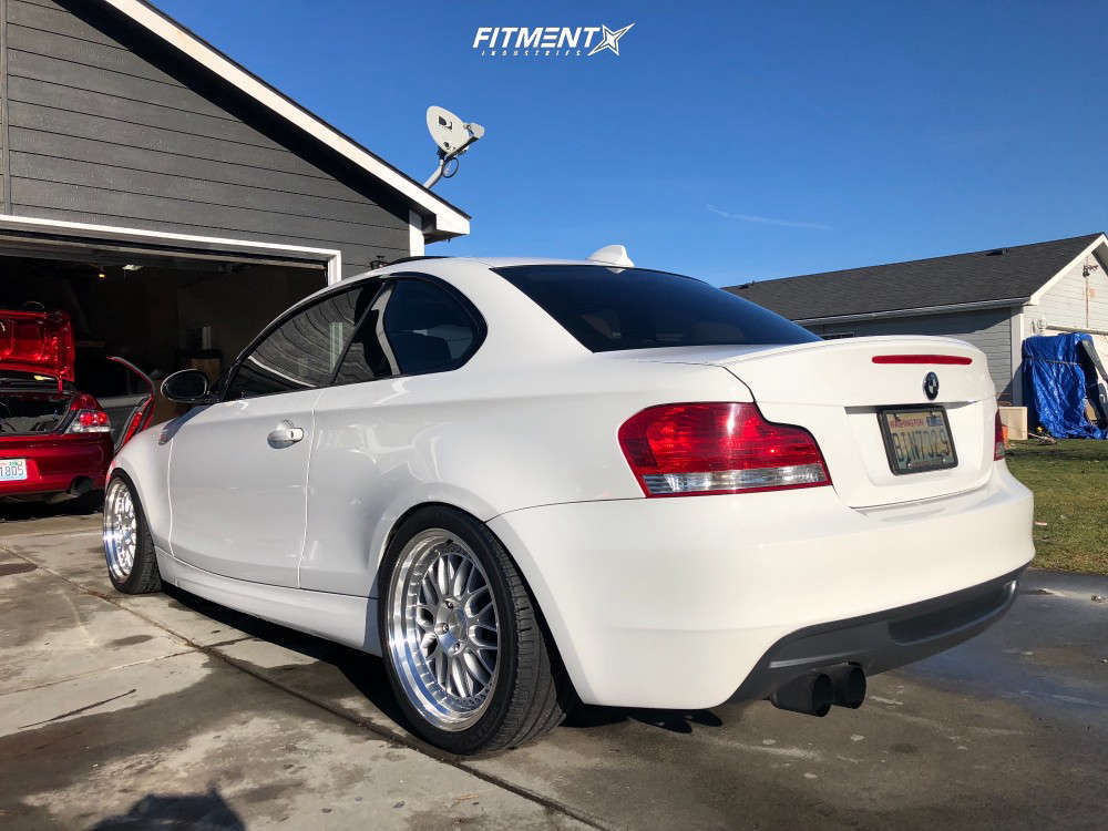 2009 BMW 135i Base with 18x8.5 ESR Sr01 and Barum 255x40 on Air ...