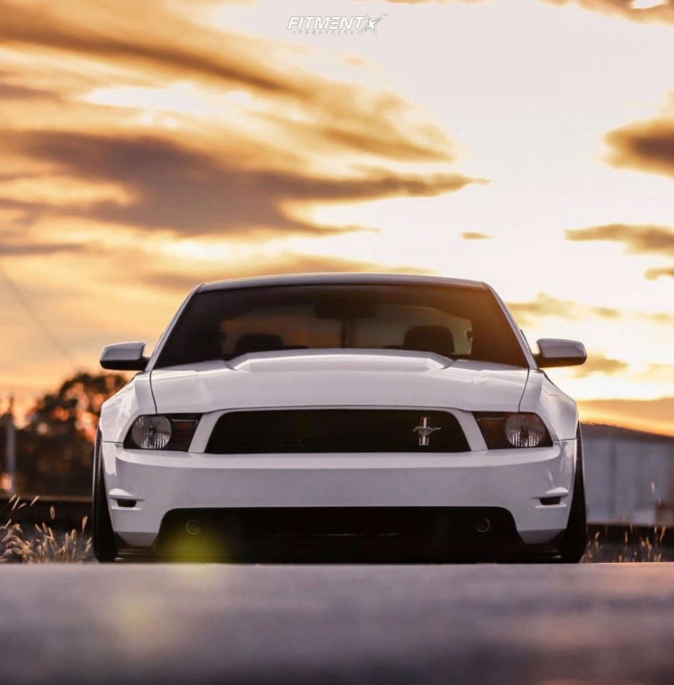2011 Ford Mustang GT Premium 2dr Coupe (5.0L 8cyl 6M) with 19x10 ...