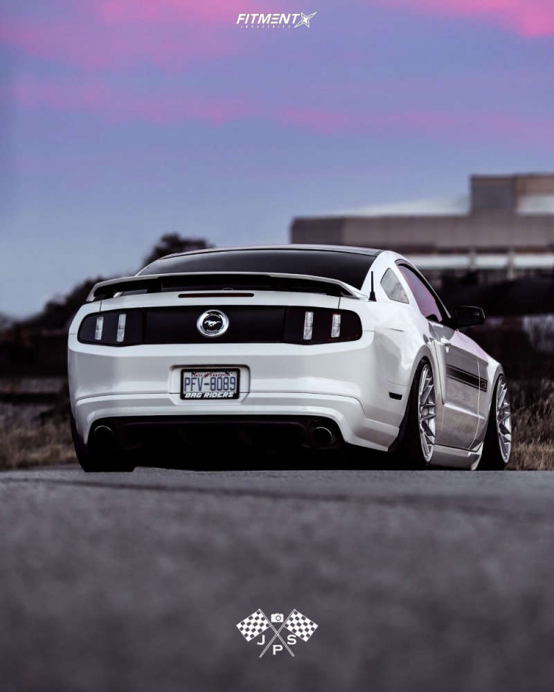 2011 Ford Mustang GT Premium 2dr Coupe (5.0L 8cyl 6M) with 19x10 ...