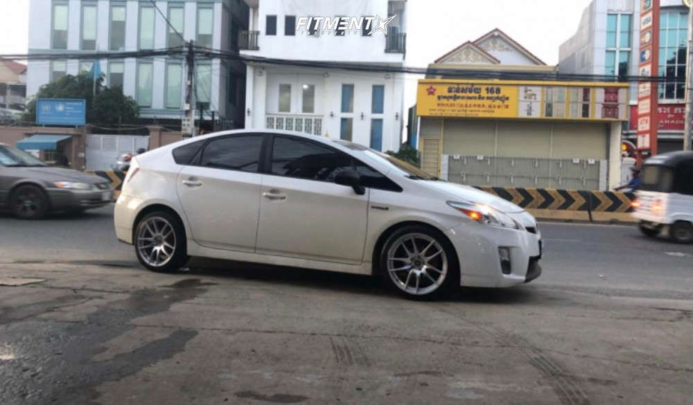 2010 Toyota Prius Base with 18x9.5 ESR Sr08 and Apollo 225x40 on Air ...