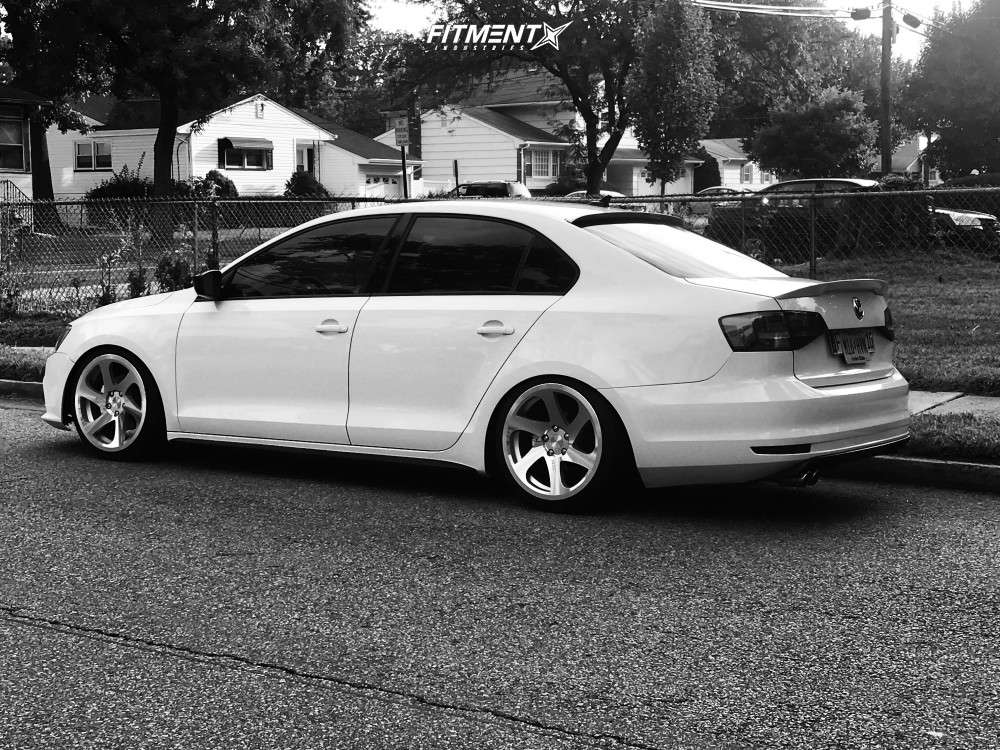 2015 Volkswagen Jetta SE with 18x8.5 3SDM 0.06 and Achilles 215x40 on ...