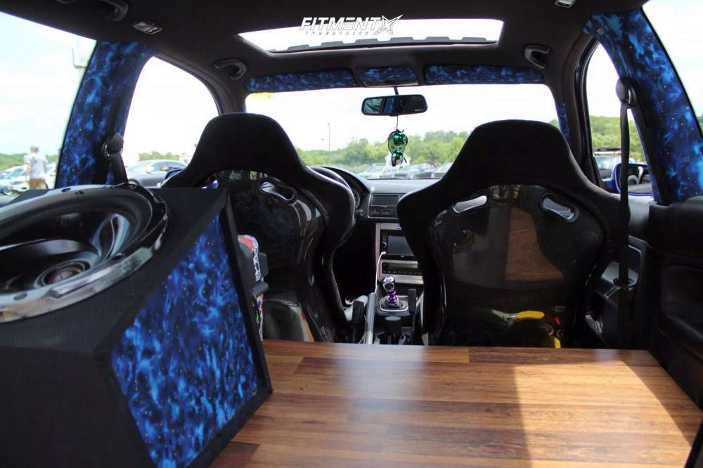 2004 Volkswagen R32 Base with 19x9 VIP Modular Vsx610 and Achilles ...