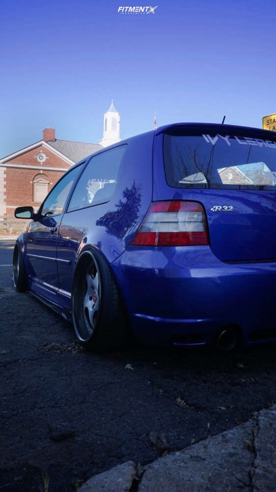 2004 Volkswagen R32 Base with 19x9 VIP Modular Vsx610 and Achilles ...