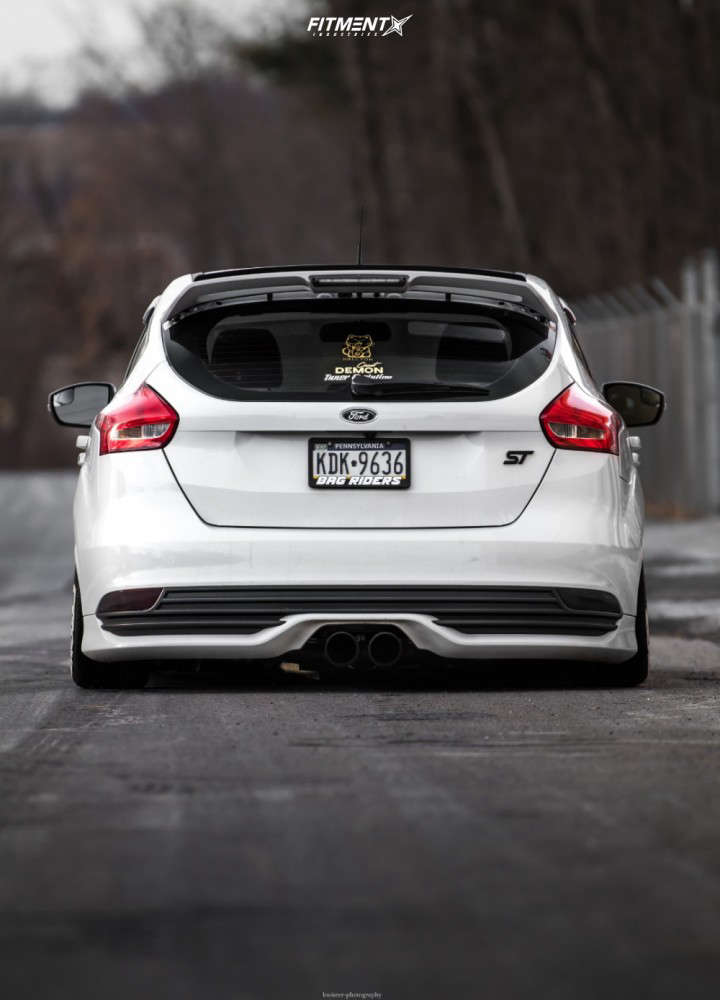 2016 Ford Focus ST with 18x8.5 TSW Watkins and Toyo Tires 215x45 on Air Suspension | 542627 ...