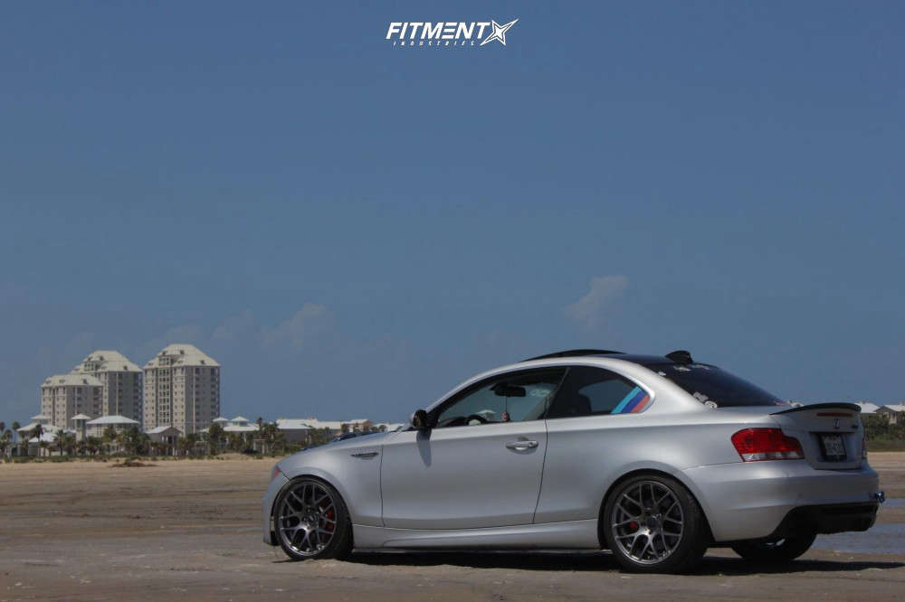 2009 BMW 135i Base with 18x8.5 VMR V710 and Michelin 225x40 on ...