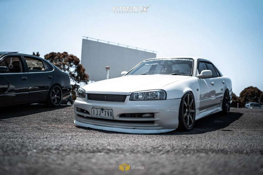 2000 Nissan Skyline R34 Base with 18x8.5 Work Emotion T7r and Federal ...