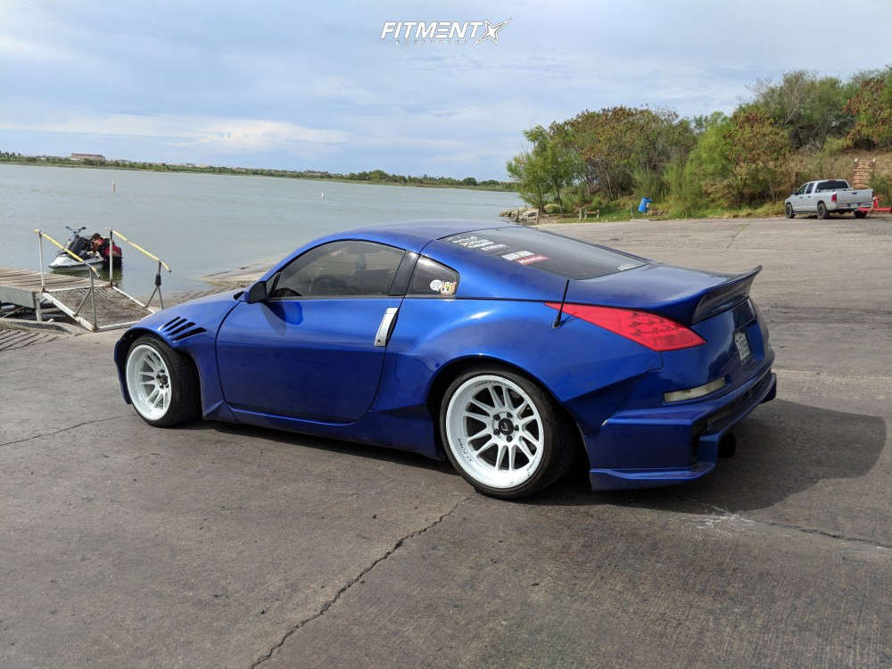 2004 Nissan 350Z Enthusiast with 18x11 Cosmis Racing XT-206R and ...