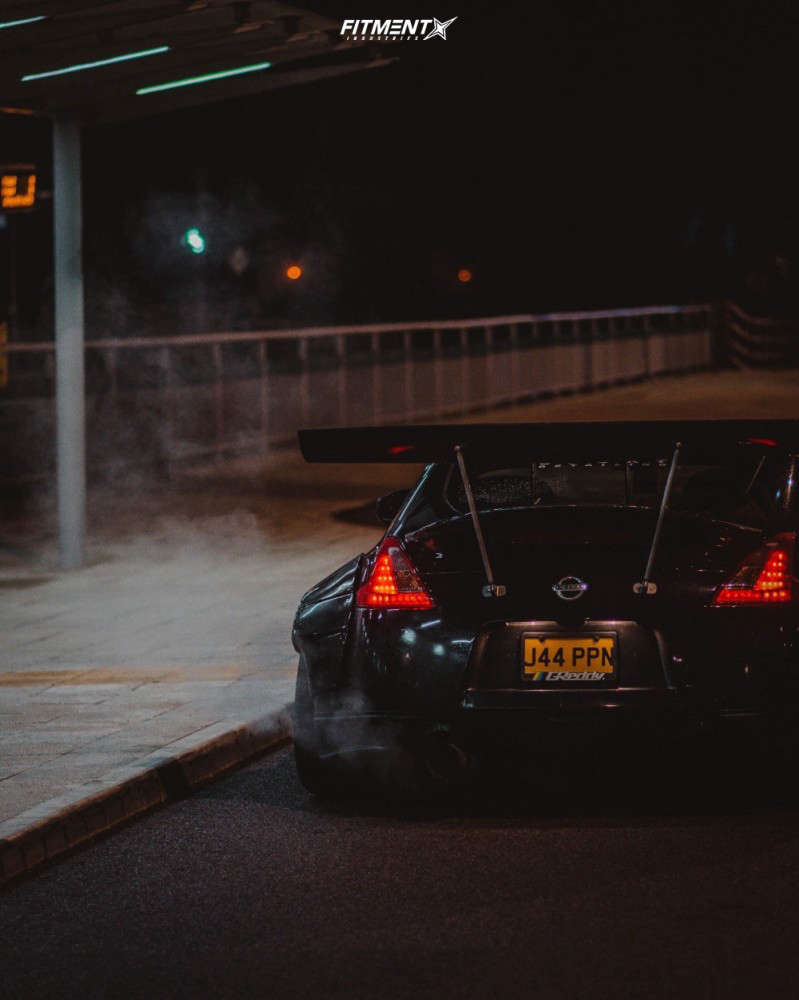 2010 Nissan 370Z Base with 20x10.5 Japan Racing Jr11 and Bridgestone ...