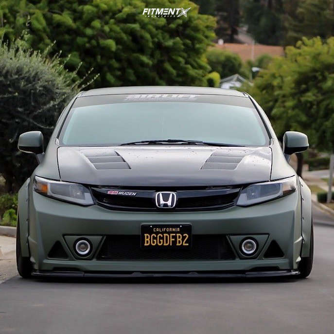 2013 Honda Civic LX with 18x11 ESM Esm-ff1 and Lexani 255x30 on Air ...