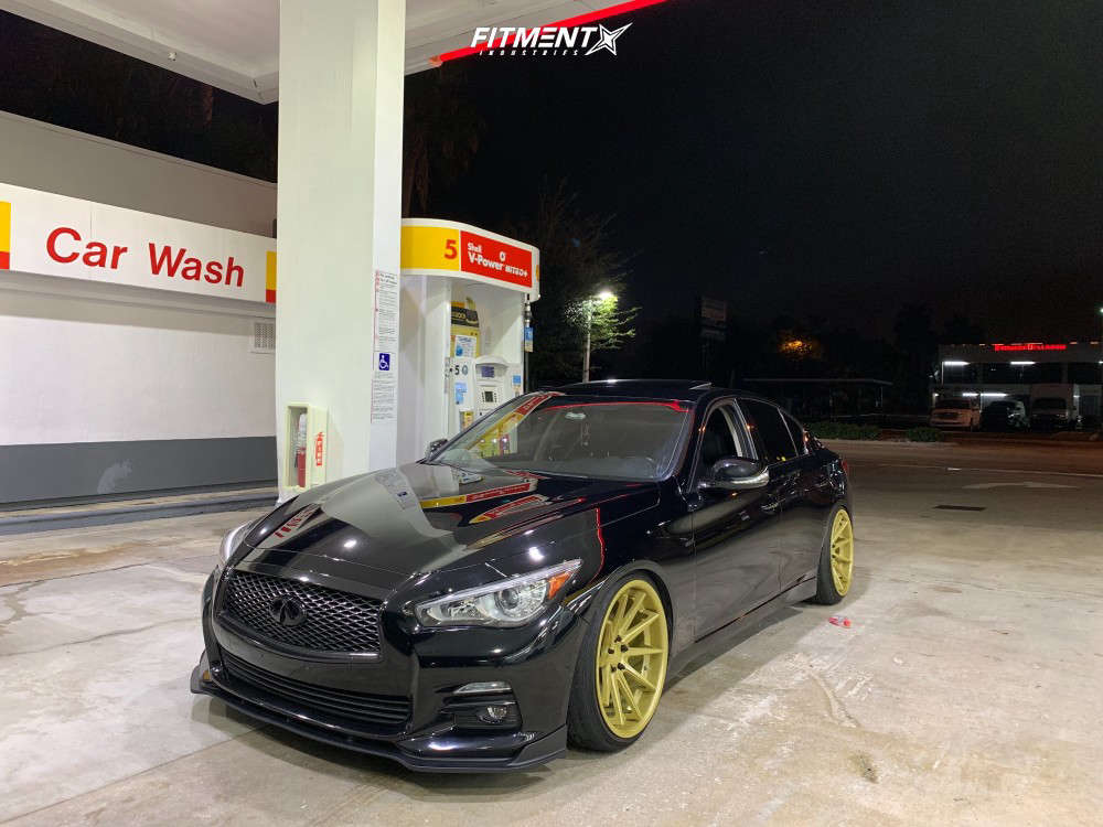 2014 INFINITI Q50 Premium with 20x10.5 Ferrada FR4 and Delinte 245x35 ...