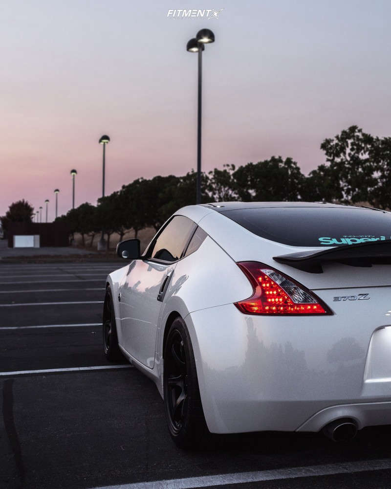 2016 Nissan 370Z Base with 18x9.5 Rays Engineering 57DR and Michelin ...