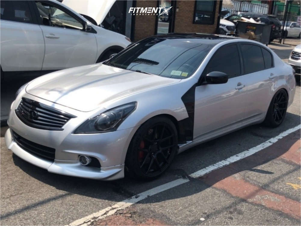 2013 INFINITI G37 X with 19x9.5 Velgen Vmb5 and Michelin 245x40 on ...