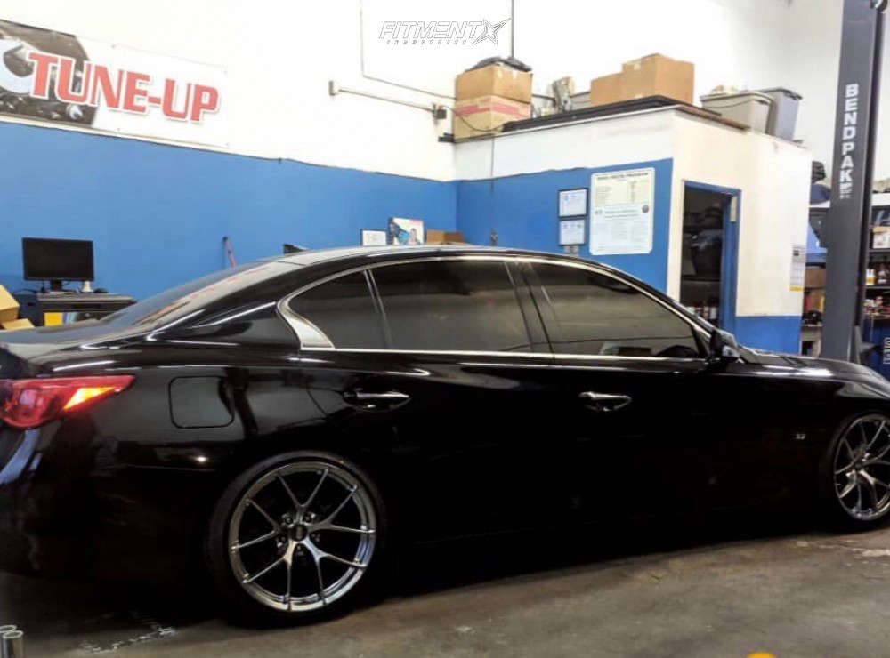 2015 INFINITI Q50 Premium with 19x10.5 ESR Rf2 and Delinte 245x35 on ...