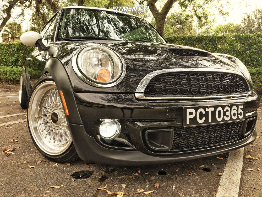 2011 Mini Cooper S with 17x8.5 ESM 002r and Yokohama 195x45 on ...