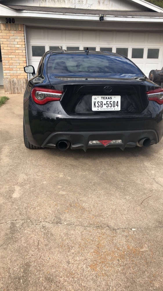 2017 Toyota 86 Base with 18x8.5 ESR Sr06 and Achilles 225x35 on Stock ...