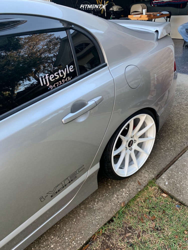 2008 Honda Civic Si with 18x8.5 STR 902 and Starmaxx 225x35 on ...