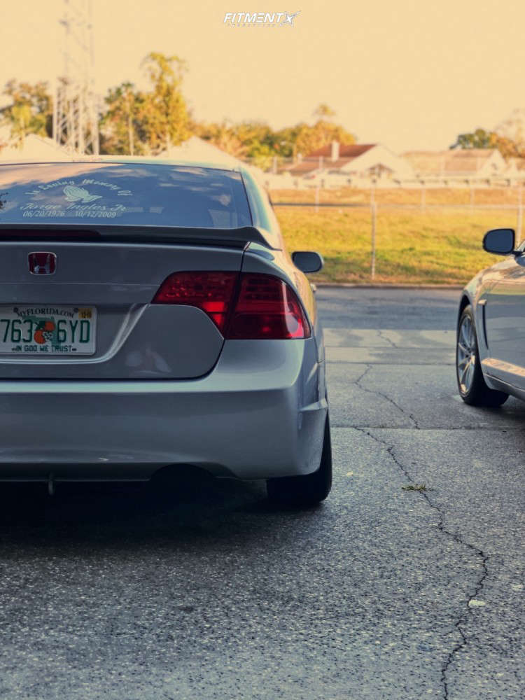 2008 Honda Civic Si with 18x8.5 STR 902 and Starmaxx 225x35 on ...