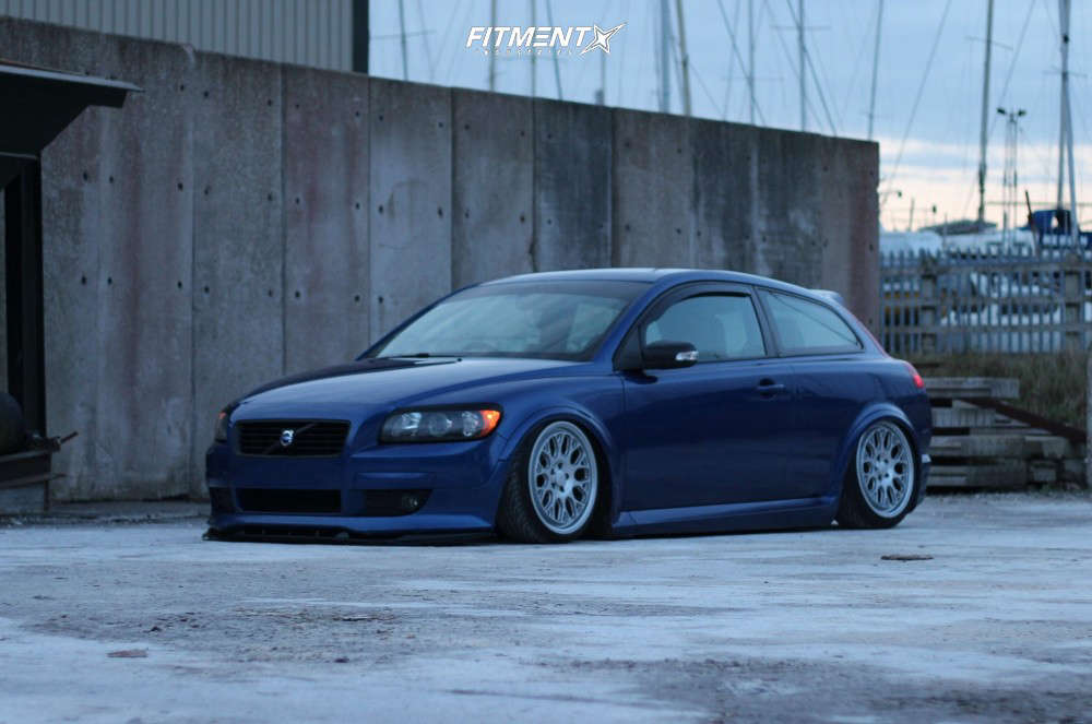 2008 Volvo C30 T5 with 18x8.5 Fifteen52 Formula Gt and Nankang 215x35 ...