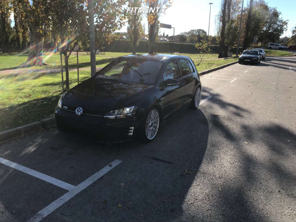 2014 Volkswagen Golf TDI with 19x8.5 Rotiform Rse and Michelin 225x35 ...