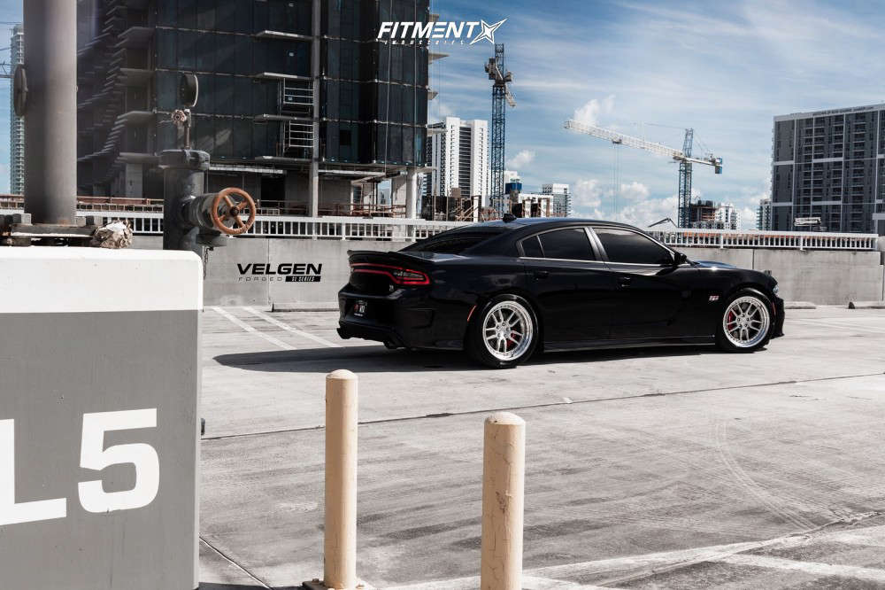 2019 Dodge Charger R/T Scat Pack with 20x10 Velgen Sl-10 and Nitto ...