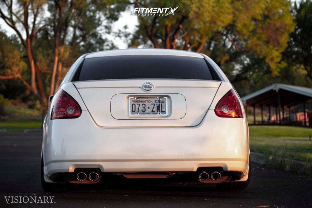 2005 Nissan Maxima SE with 20x10 Rohana Rc10 and Lionhart 245x35 on Air ...