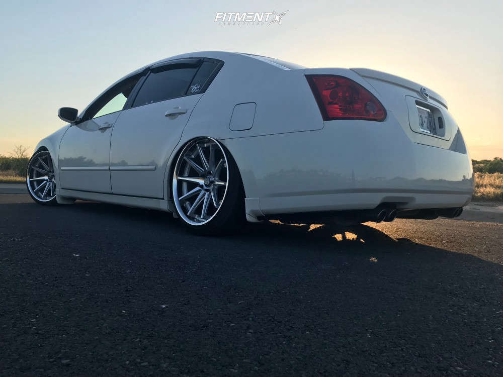 2005 Nissan Maxima SE with 20x10 Rohana Rc10 and Lionhart 245x35 on Air ...