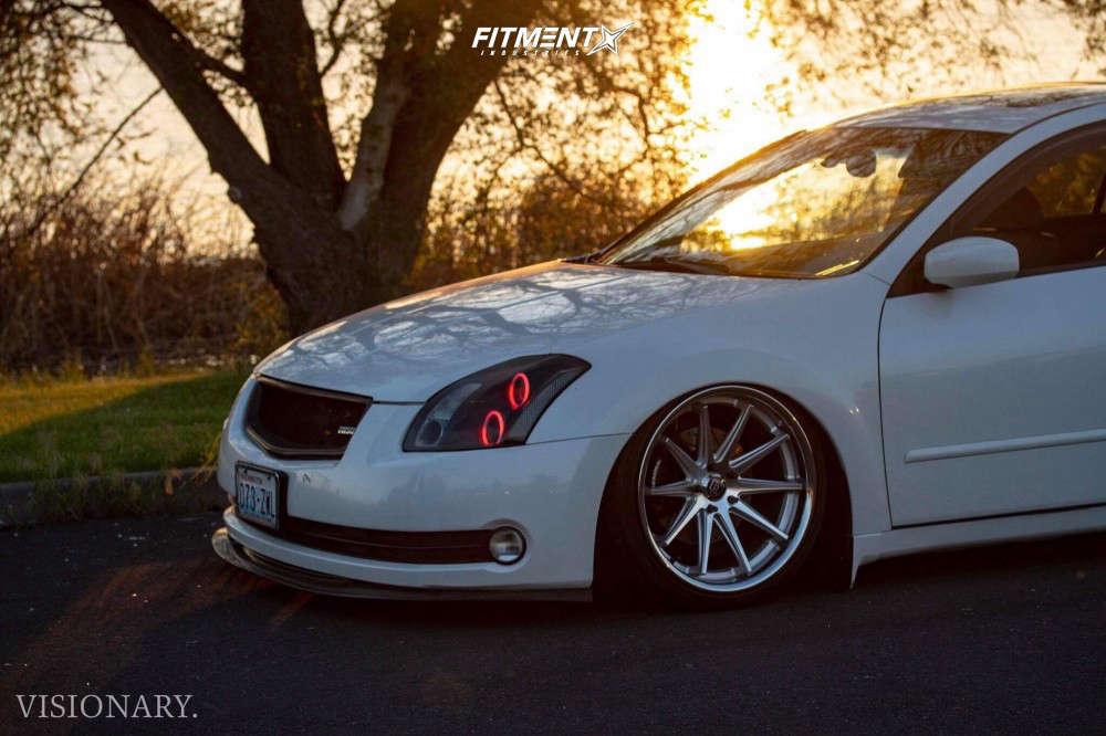2005 Nissan Maxima SE with 20x10 Rohana Rc10 and Lionhart 245x35 on Air ...