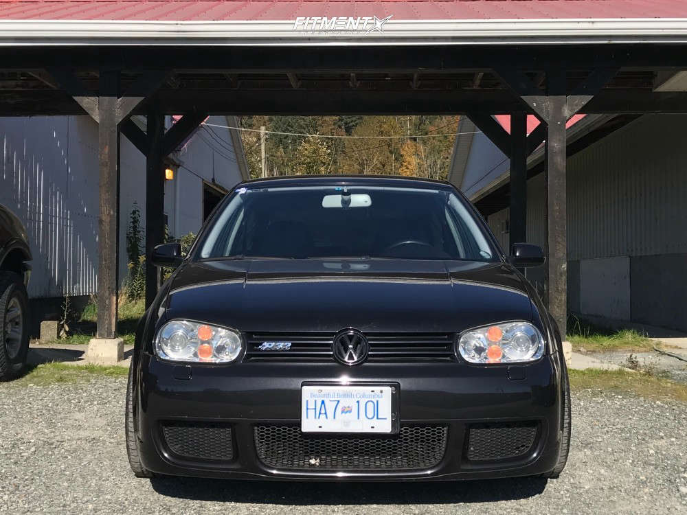 2004 Volkswagen R32 Base with 17x8.5 Miro Stp1 and Achilles 205x40 on ...