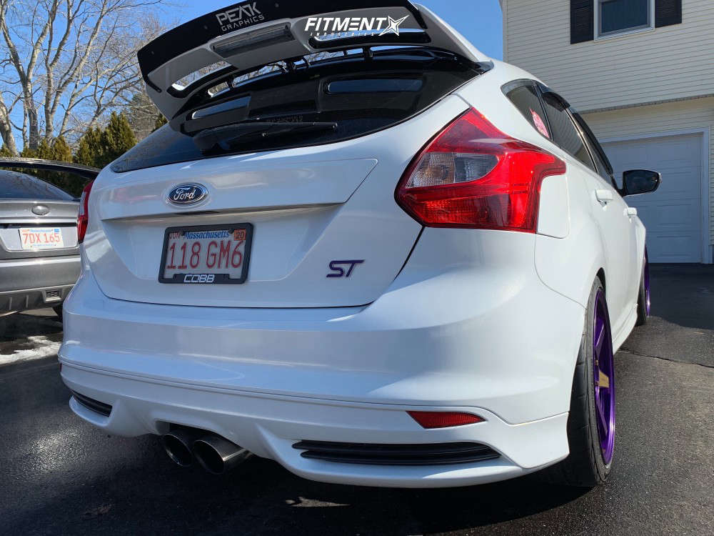 2014 Ford Focus ST with 18x8.5 Varrstoen Es2 and Firestone 225x40 on ...