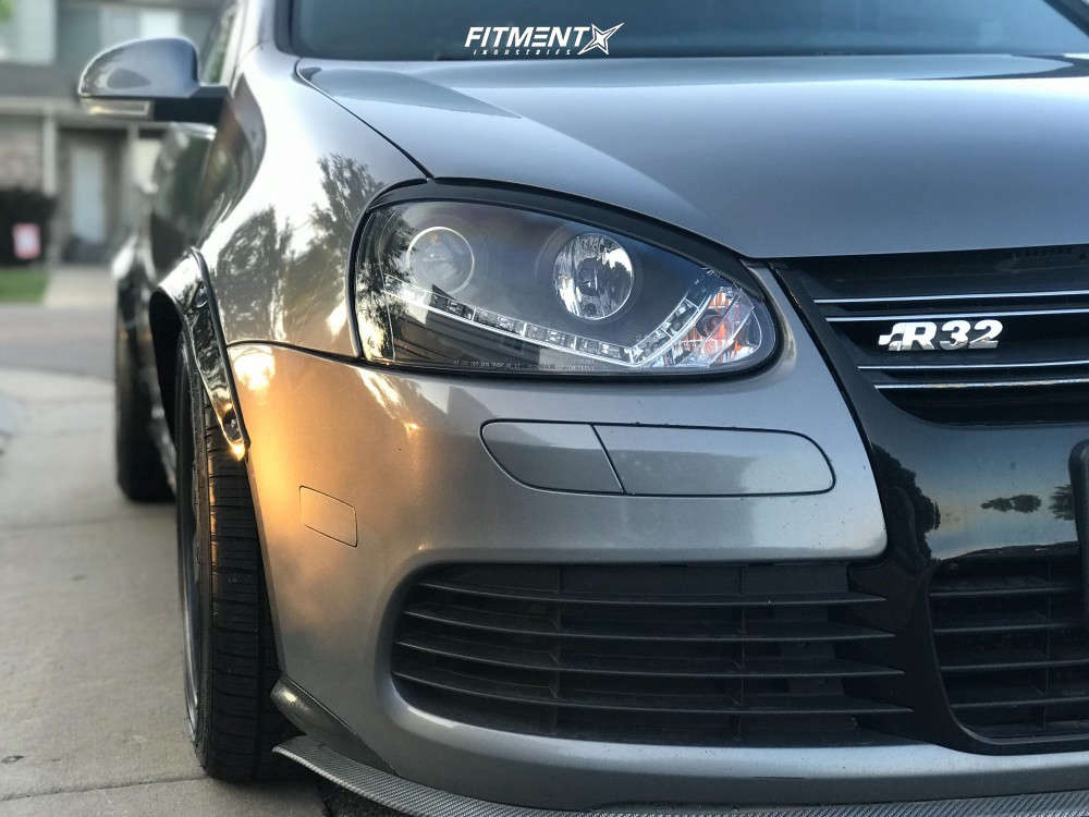 2008 Volkswagen R32 Base with 18x9.5 Privat Legende and Goodyear 245x45 ...