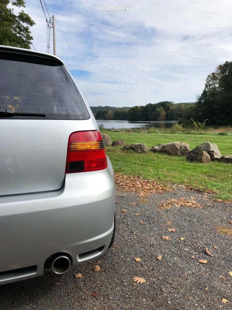 2004 Volkswagen R32 Base with 18x7.5 OZ Racing Aristo and Michelin ...