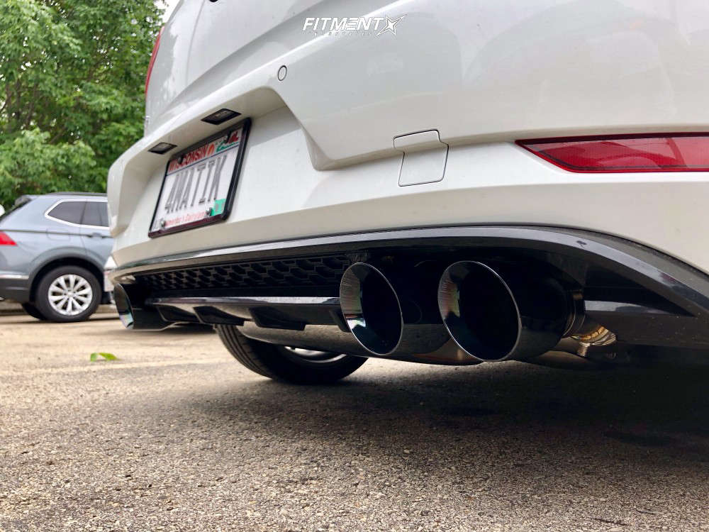 2018 Volkswagen Golf R Base with 19x8.5 Alzor 084 and Pirelli 235x35 on ...