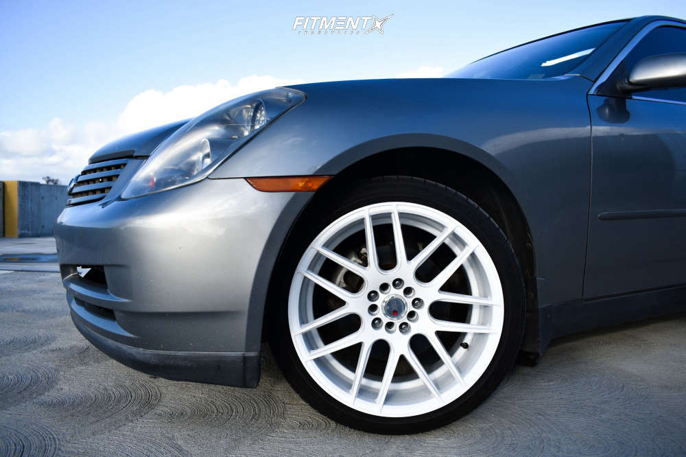 2004 INFINITI G35 Base with 18x9.5 F1R F18 and Dcenti 225x40 on Stock ...