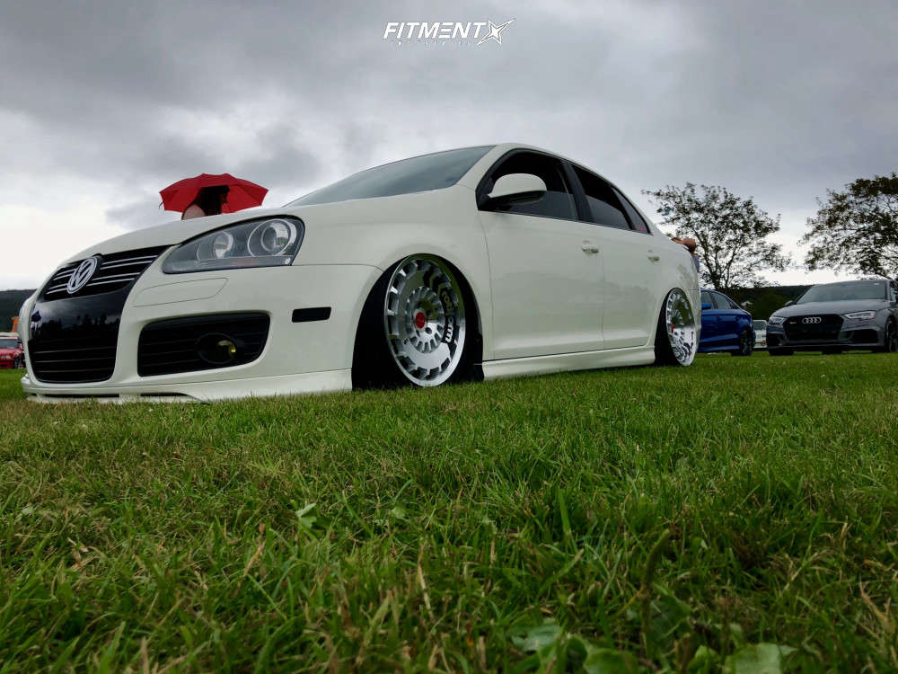 2008 Volkswagen Jetta GLI with 18x8.5 Rotiform Ccv and Yokohama 215x40 ...