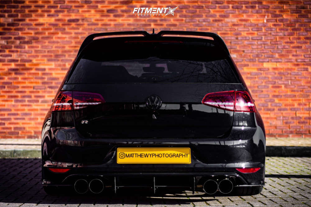 2016 Volkswagen Golf R Base with 19x8.5 Rotiform Rse and Nexen 235x35 ...