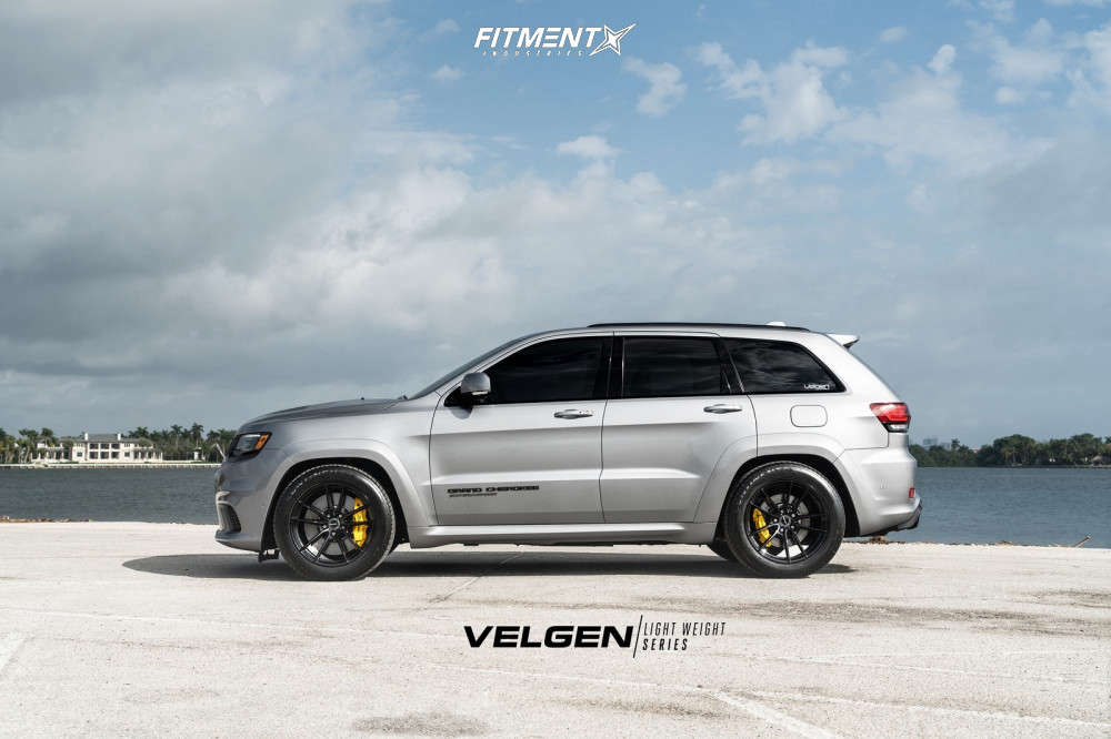 2018 Jeep Grand Cherokee Trackhawk with 20x10.5 Velgen VF5 and ...