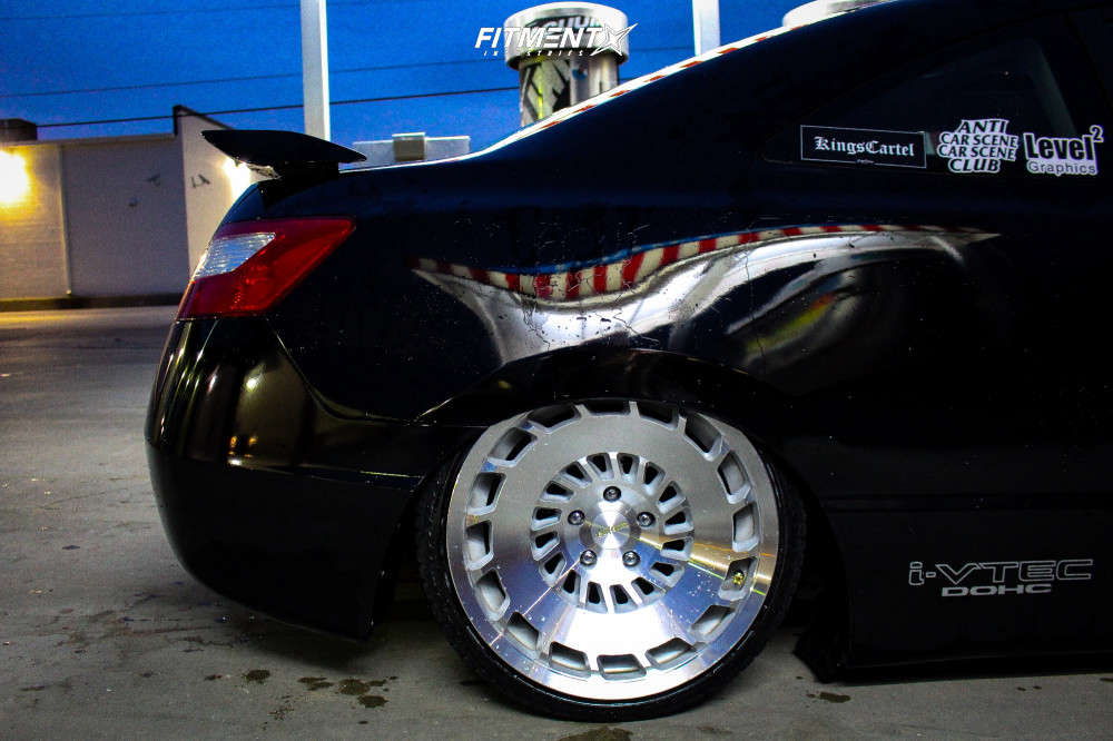 2006 Honda Civic Si with 18x9.5 Rotiform Ccv and Achilles 215x40 on Air Suspension | 634746 ...