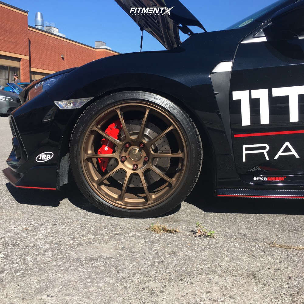 2017 Honda Civic Type R with 19x9.5 Volk Ze40 and Michelin 255x35 on ...